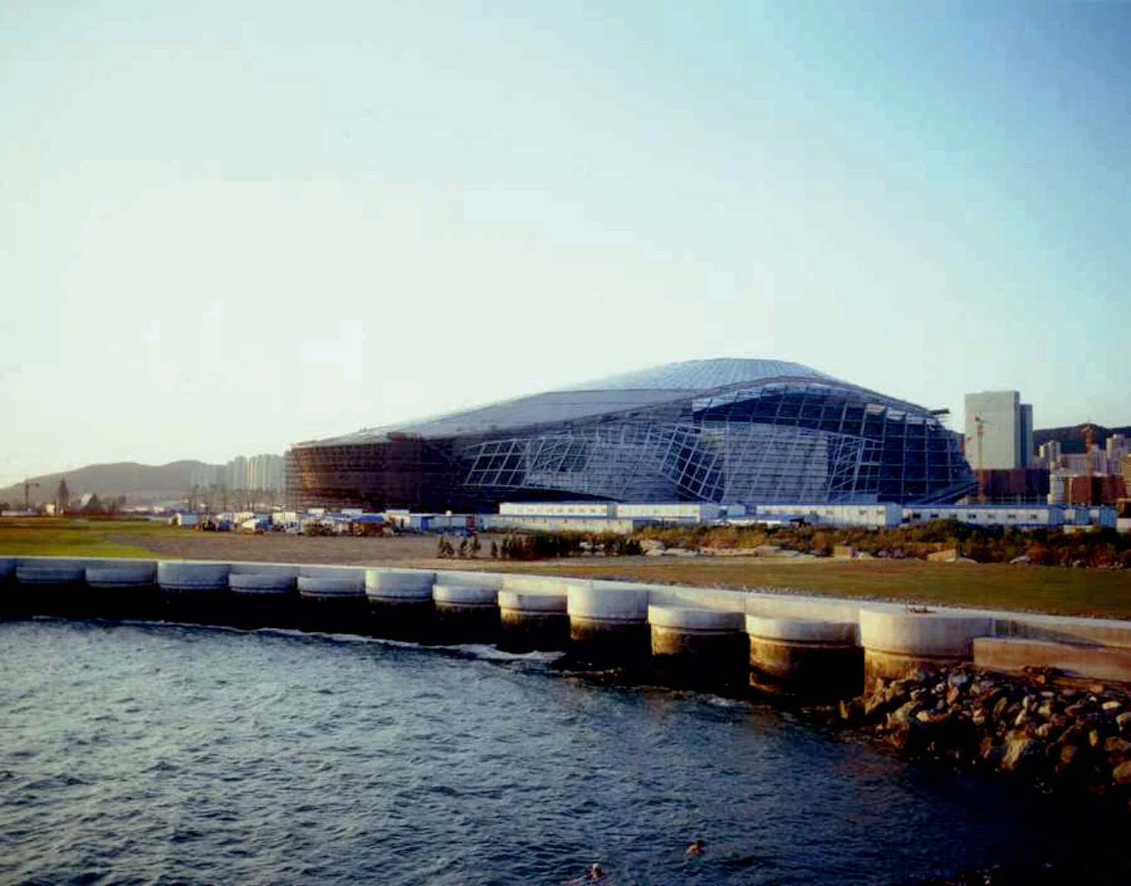 FORMAKERS - DALIAN INTERNATIONAL CONFERENCE CENTER / COOP HIMMELB(L)AU