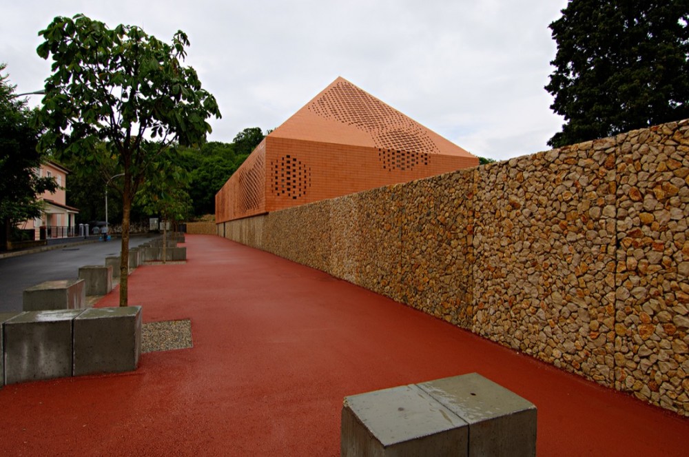 FORMAKERS - Pope John Paul II Hall / Randic & Turato